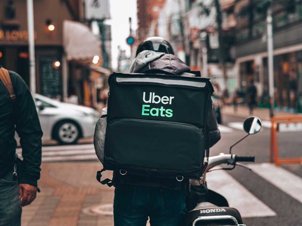 Uber Eats infolinia 24h — jak najszybciej skontaktować się z pomocą - Avalon Logistics Group